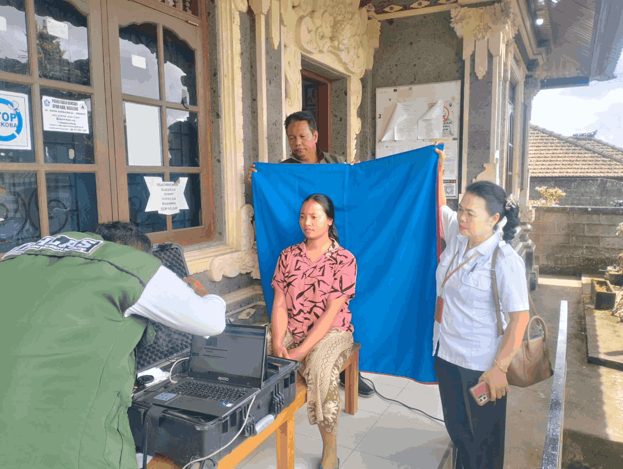 Pendampingan Perekaman dan Penyerahan KTP Lansia serta Disabilitas di ...